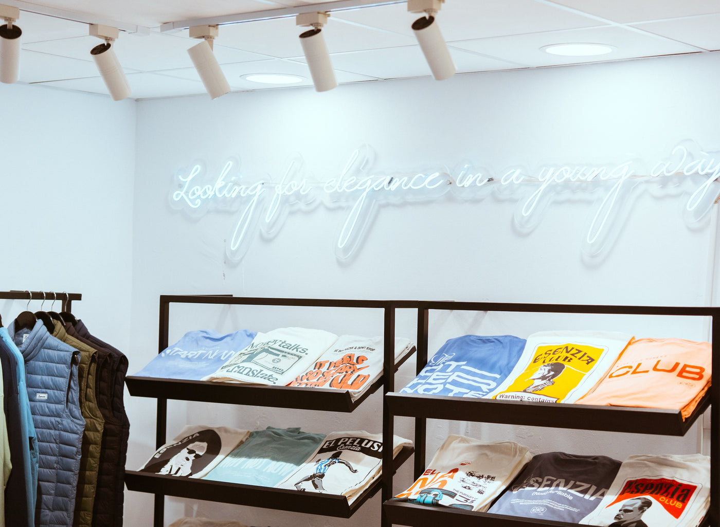 STORES – Esenzia